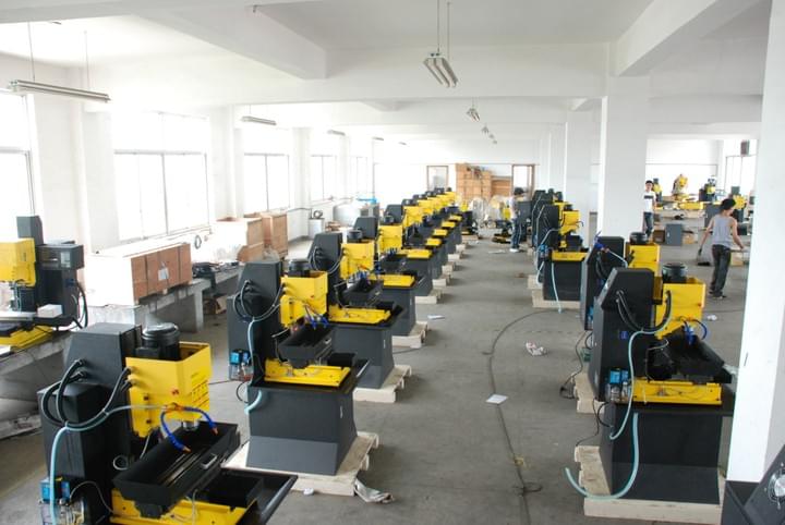 SYIL CNC Mill | Affordable CNC machines and tapping centers