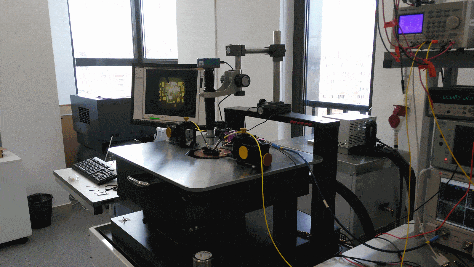 Analytical Probe Station (APS series)