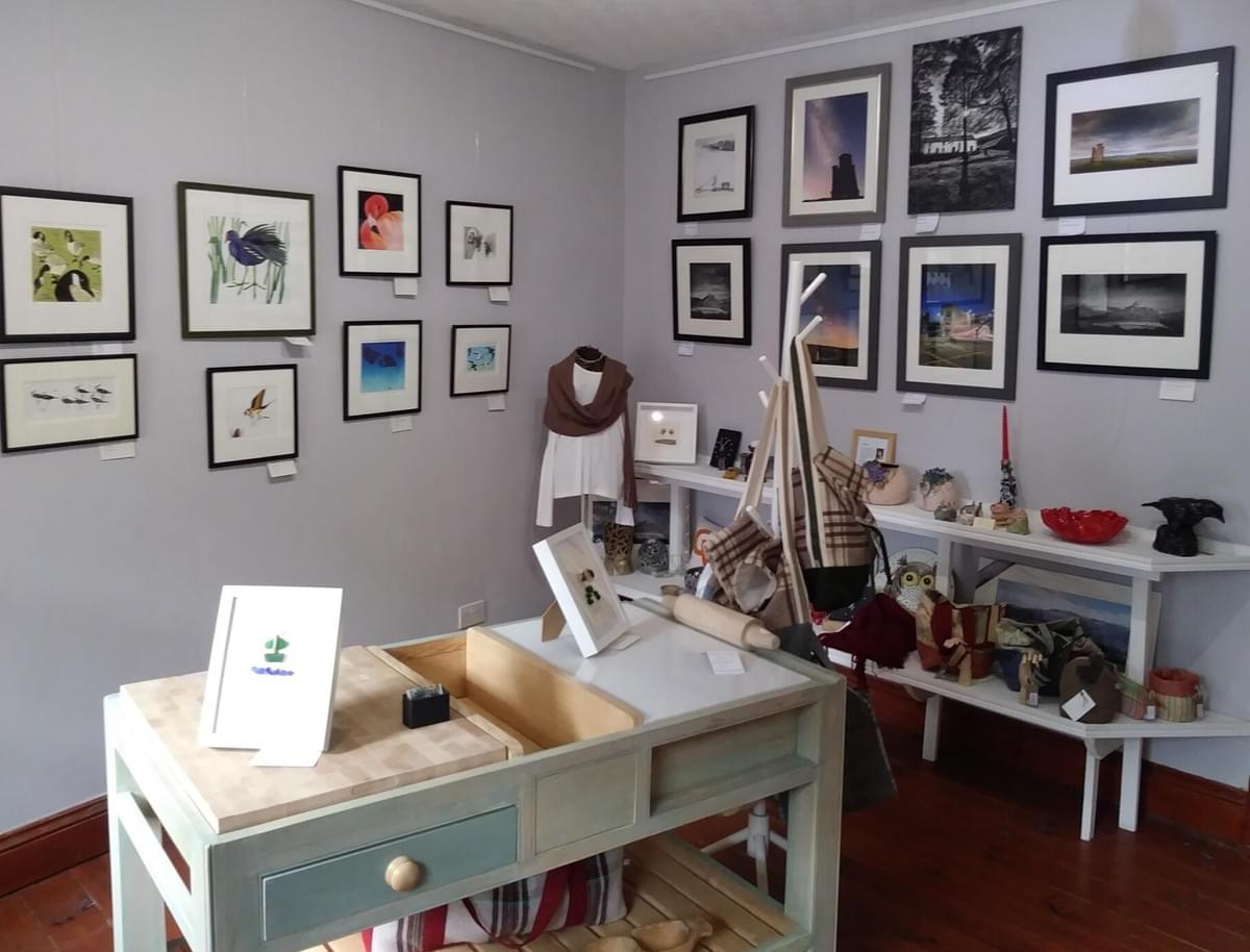 A cooperative of designers and makers living and working in West-Wales.