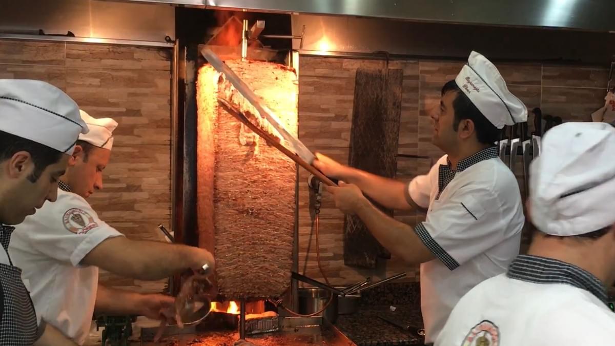 Tu vuoi fare il kebabbaro... - Istanbul Food Europa Asia Turchia