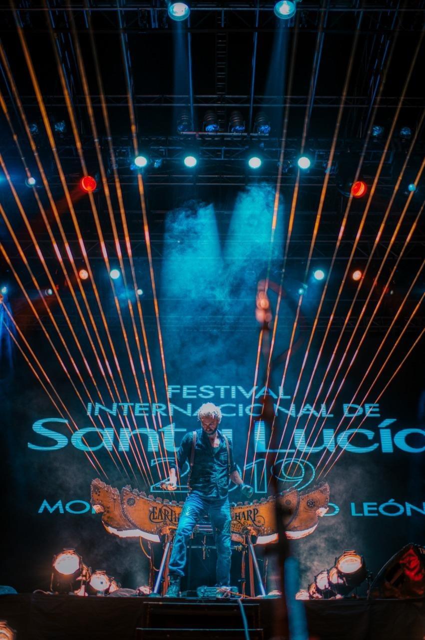 WILLIAM CLOSE & THE EARTH HARP COLLECTIVE