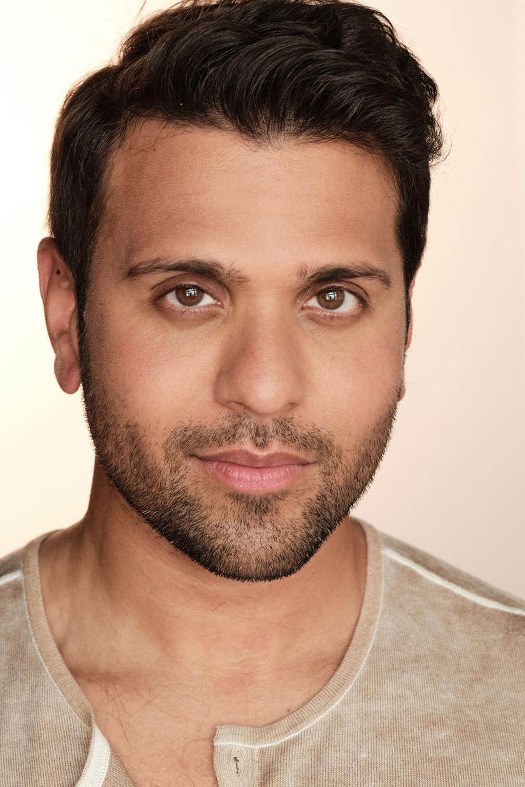 Official Website of Actor Mayank Saxena