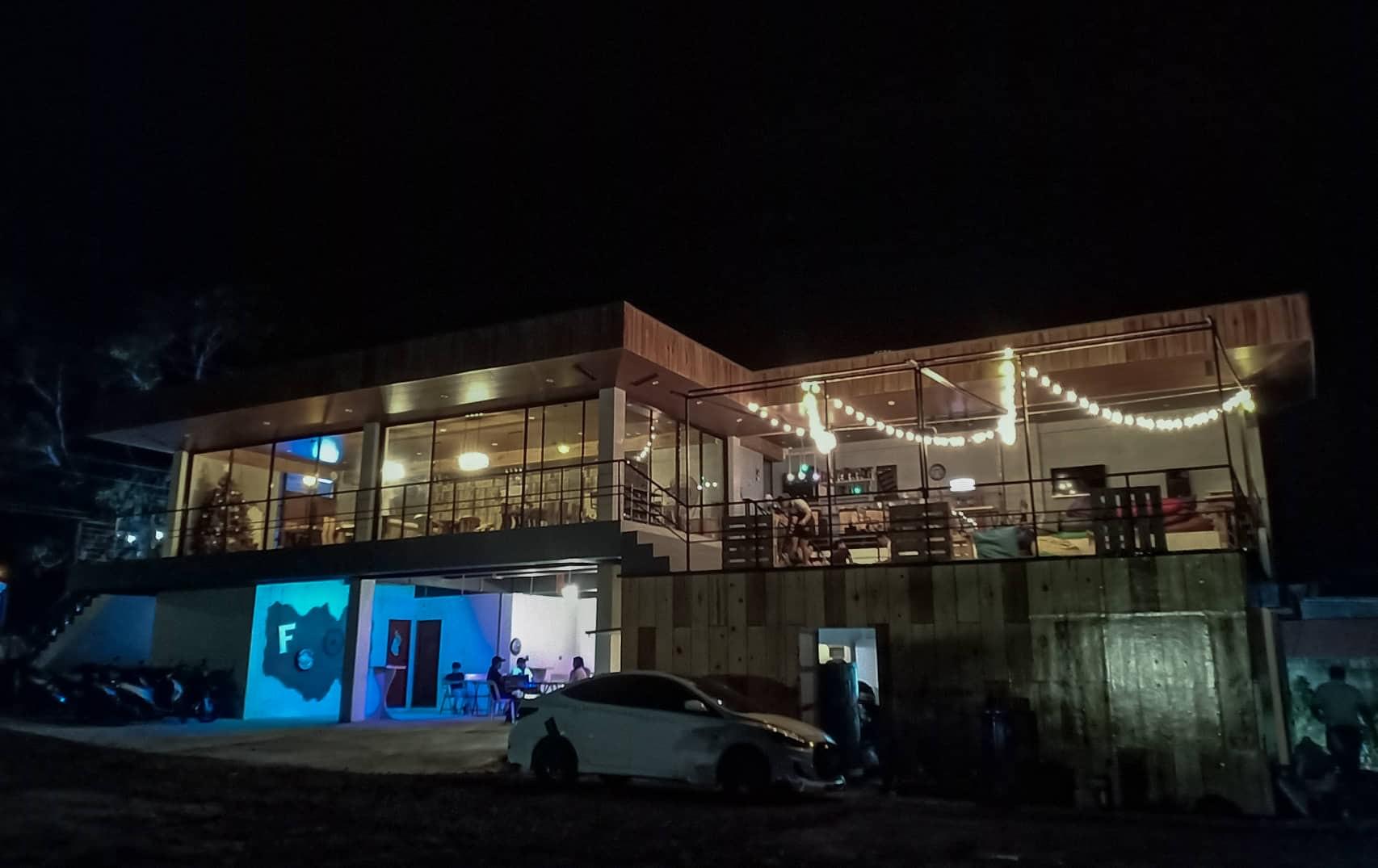 Janna's Place Site on Strikingly