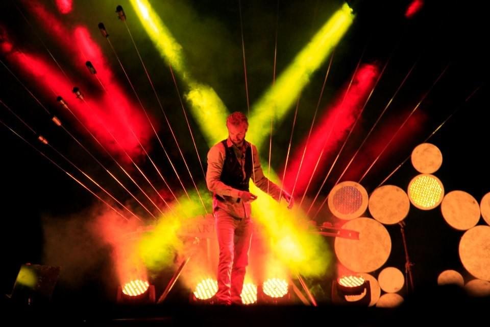 WILLIAM CLOSE & THE EARTH HARP COLLECTIVE