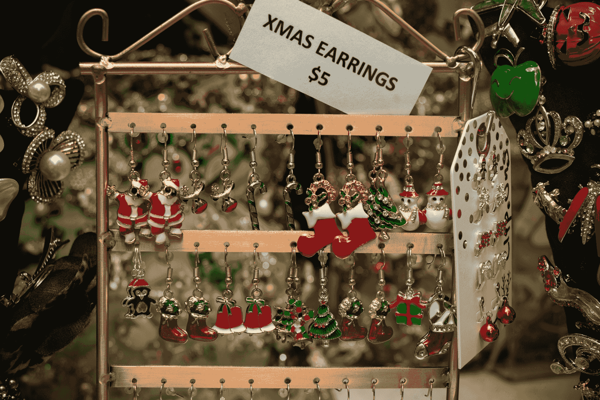 Lovely Christmas Tree Earrings to Shine Bright