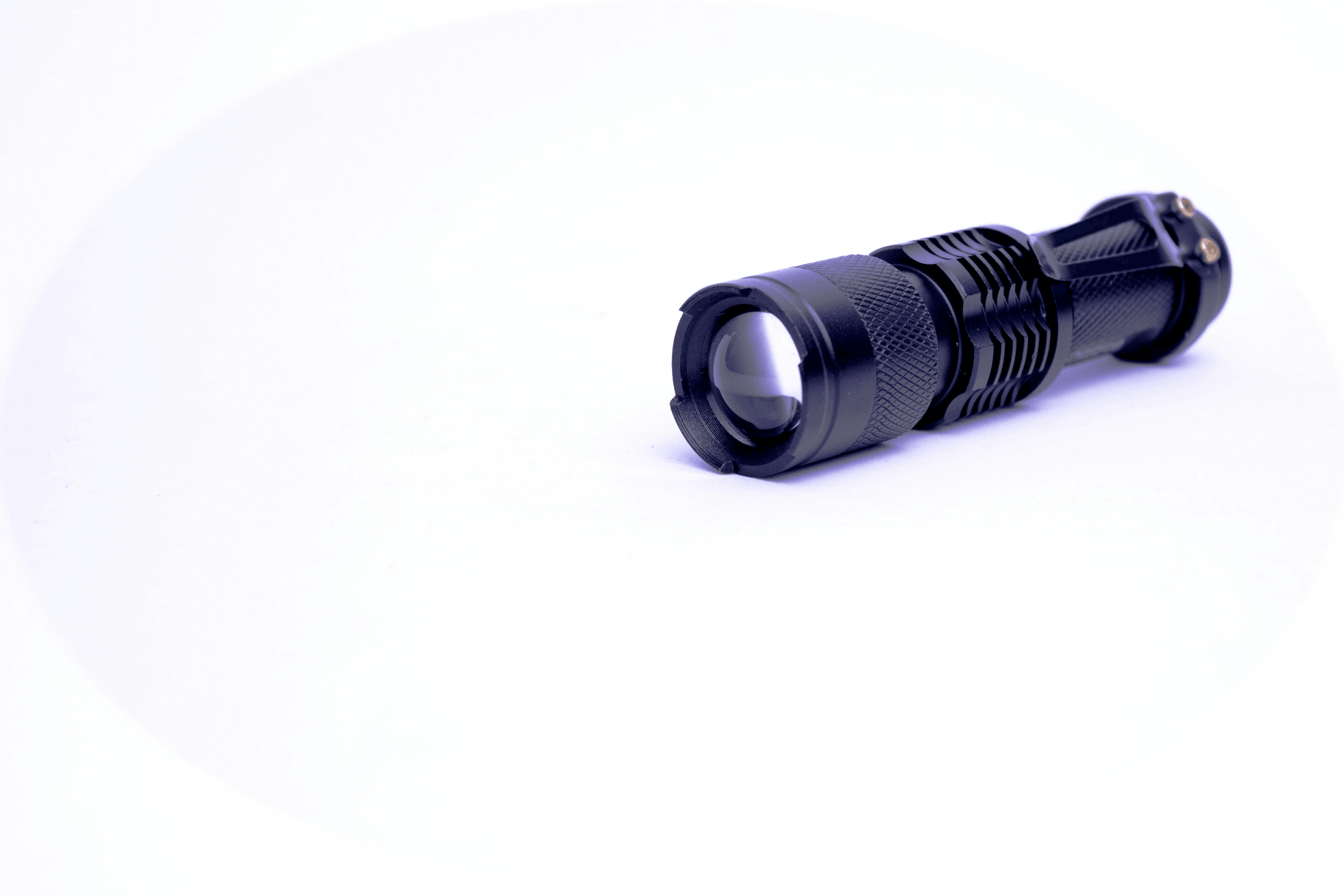 How to Choose the Best Long-Range Rechargeable Flashlig...