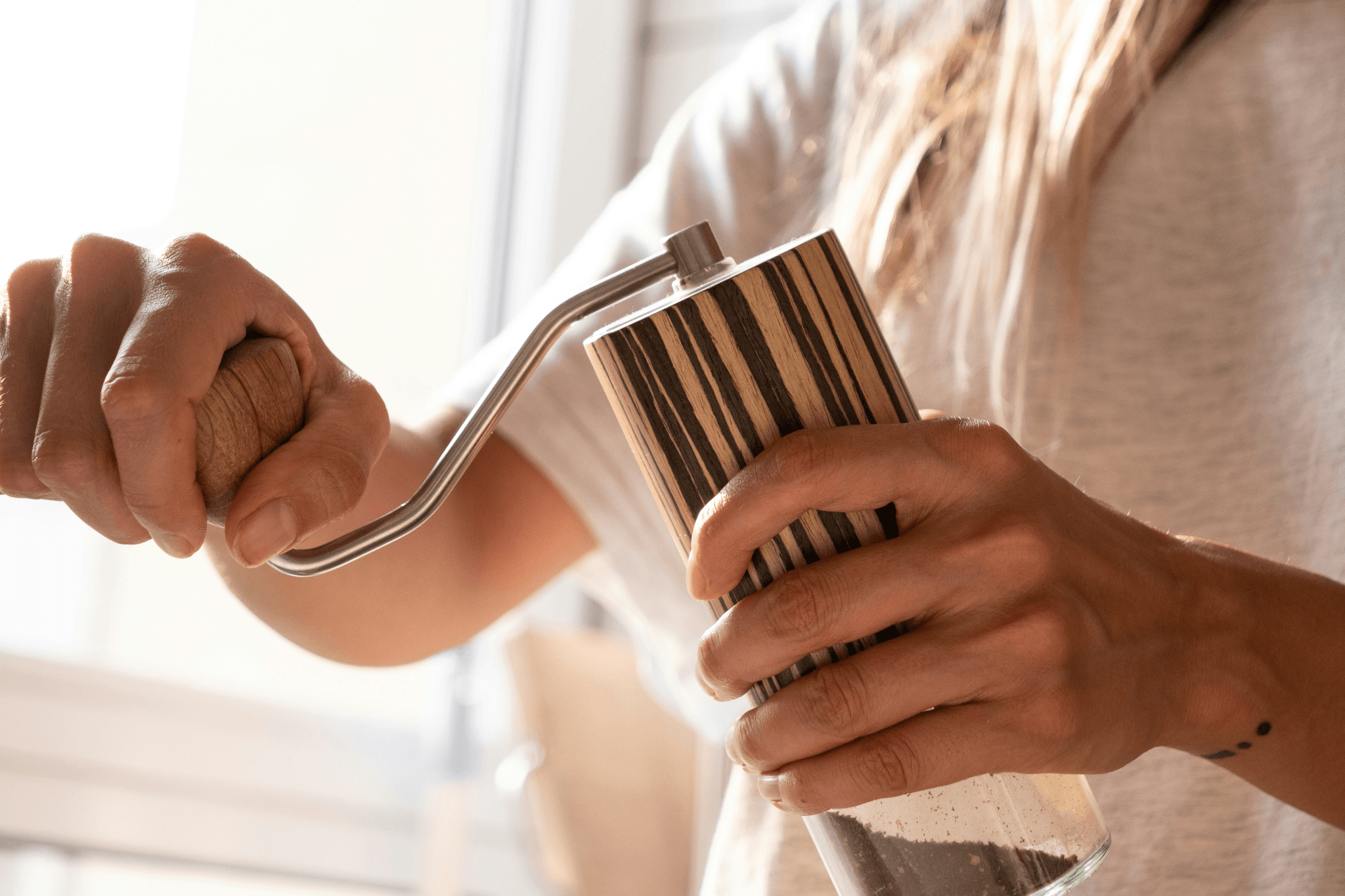 The Ultimate Guide to Manual Coffee Grinders: Professio...